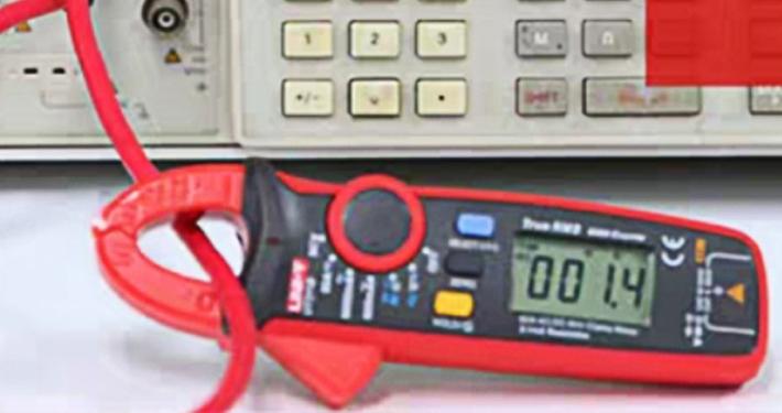 How to Test a 12 Volt Battery with a Multimeter